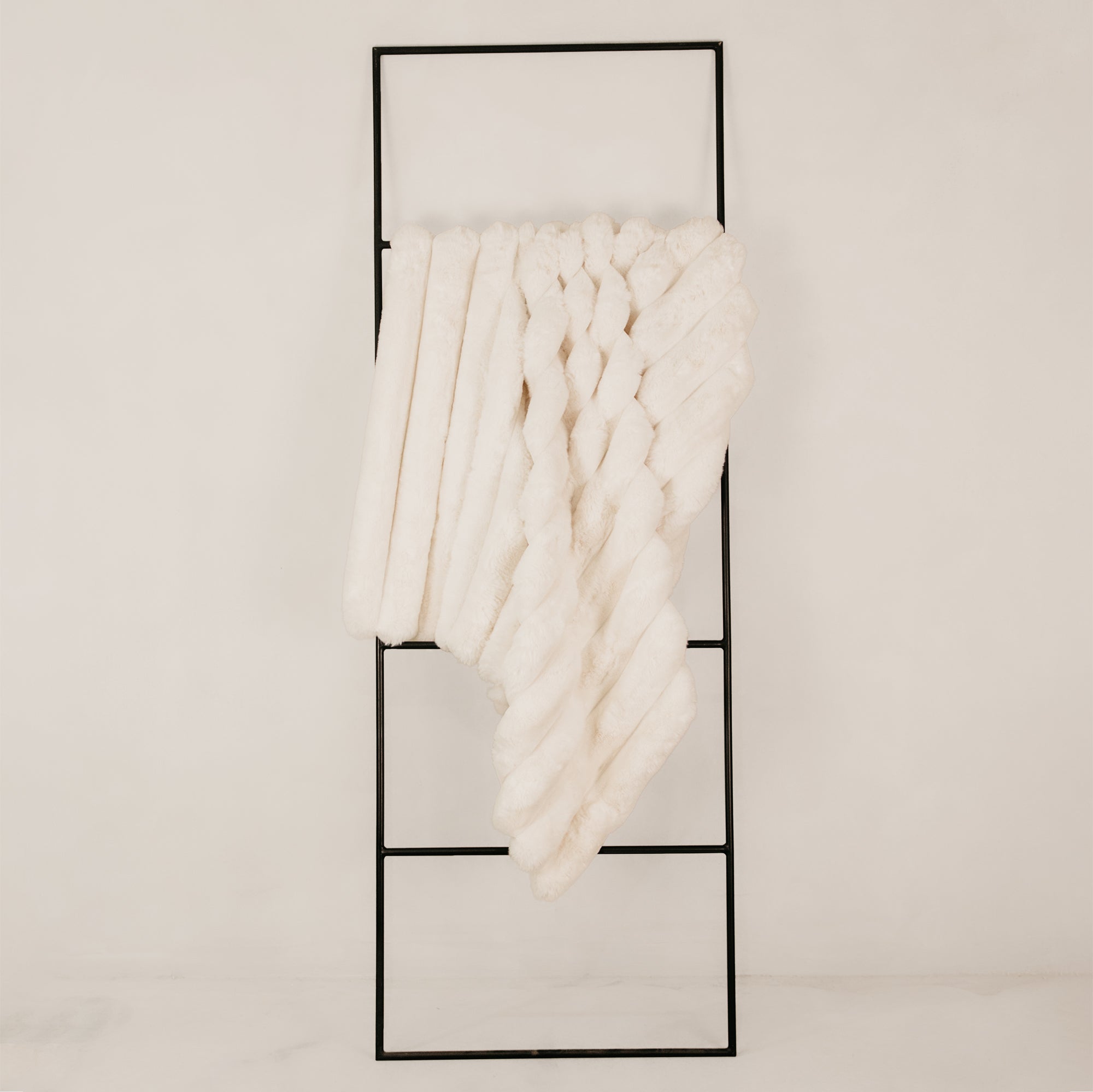 Serenity Fur Throw – White – Noha