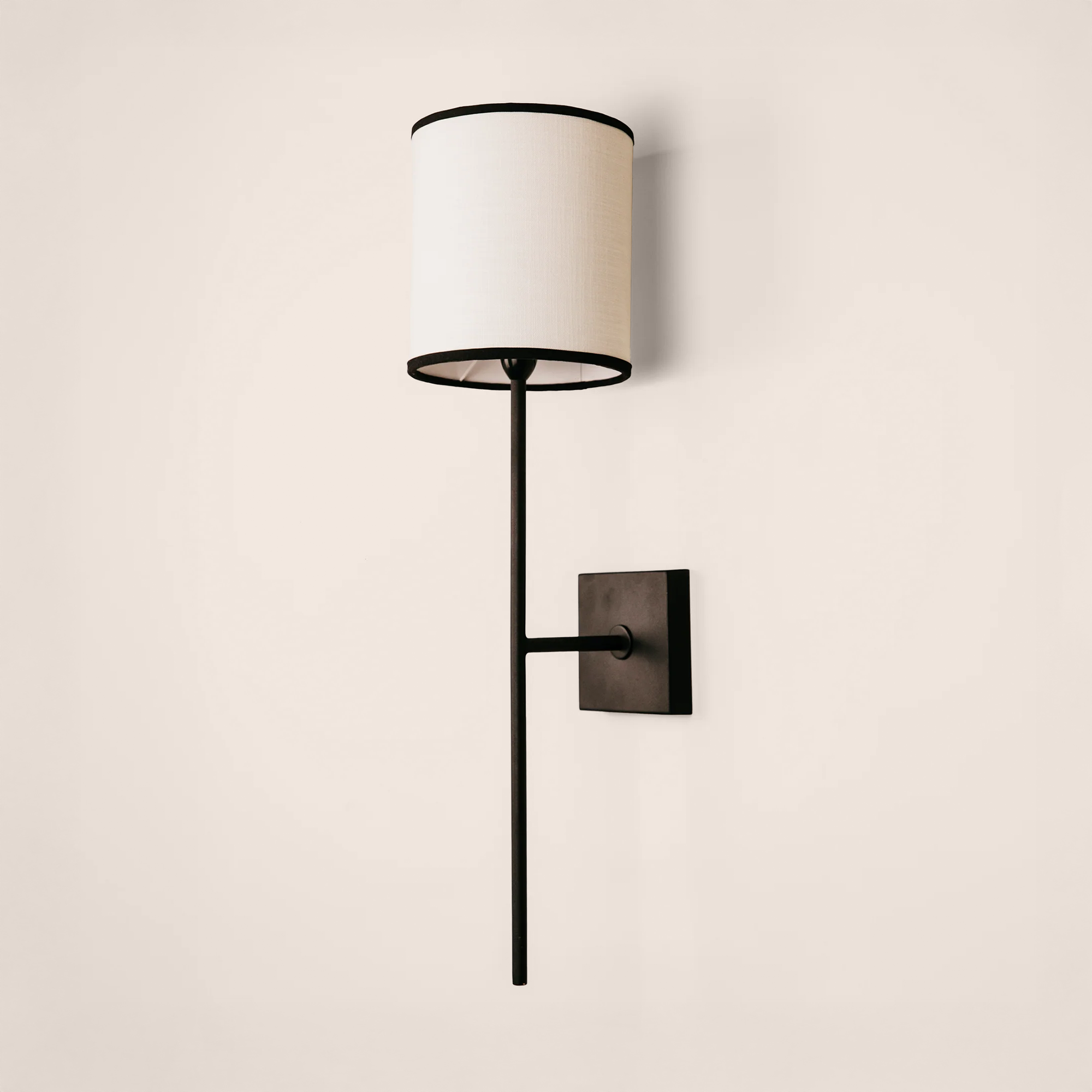 Bongo Wall Light with Linen Shade – Black – Noha
