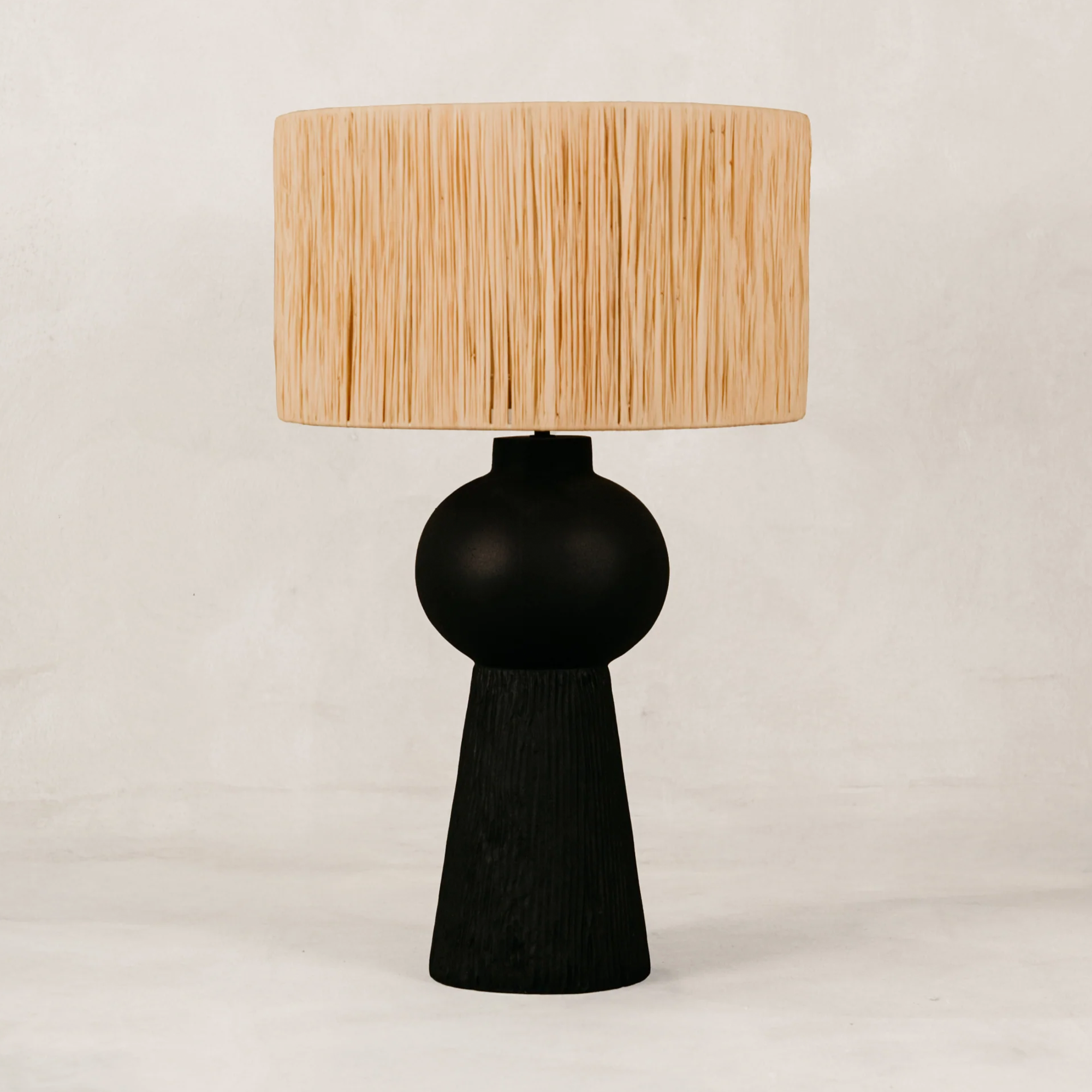 Indebe Ribbed Table Lamp with Raffia Shade – Charcoal – Noha